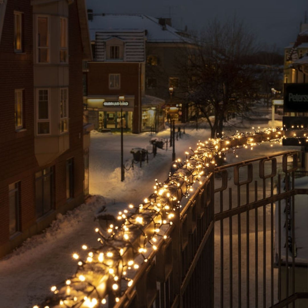 Black Cluster Lights – Warm Glow for Home & Garden