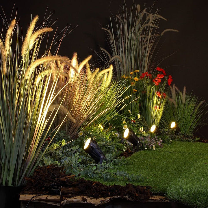 Connectable Spotlights | Versatile Outdoor Lighting for Gardens